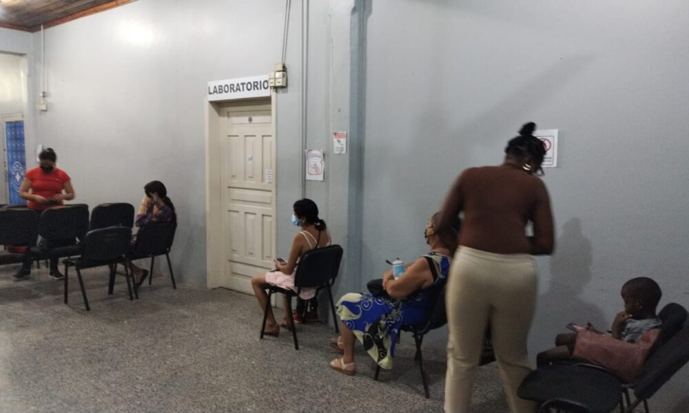 Abarrotadas las clínicas de COPECO en, La Ceiba. - Litoral Atlántico HD